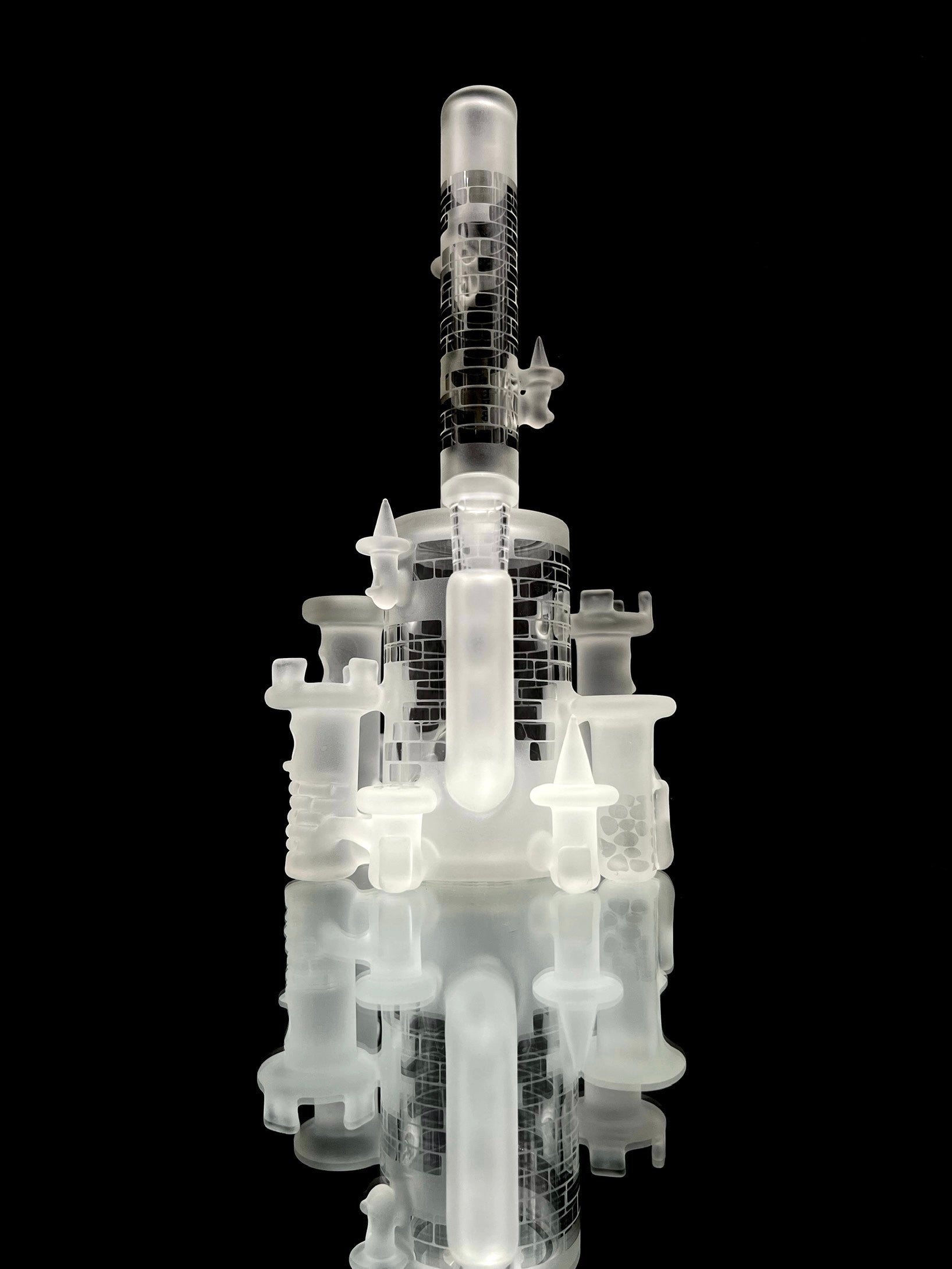 Jebb Glass Medium Castle – Connoisseur Smoke Shop