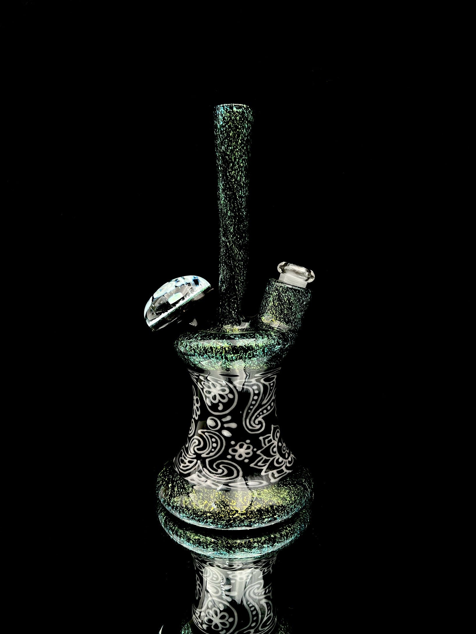 Windstar Glass Dichroic Paisley Rig – Connoisseur Smoke Shop
